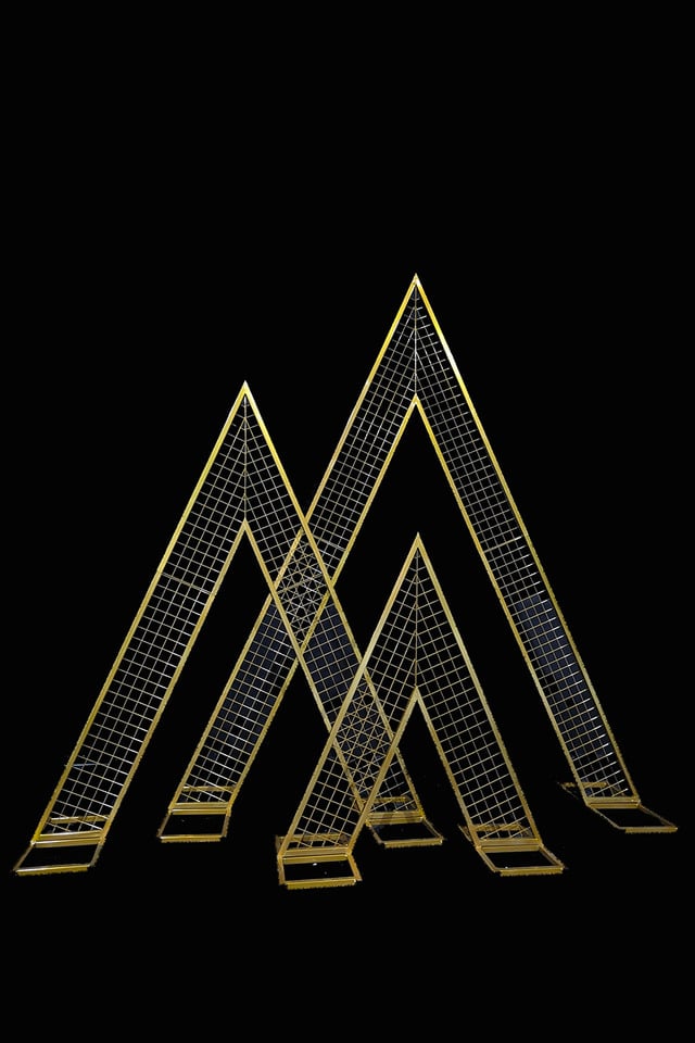 Triangle Mesh Frame Backdrop - Gold - Scenic Rim HIRE